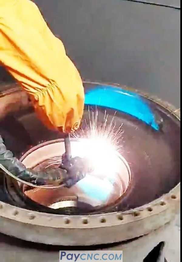 Metal dusting on the inner surface of